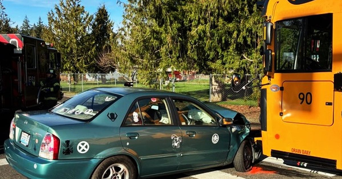 School bus crash injures 11 students in Pierce County | The Seattle Times