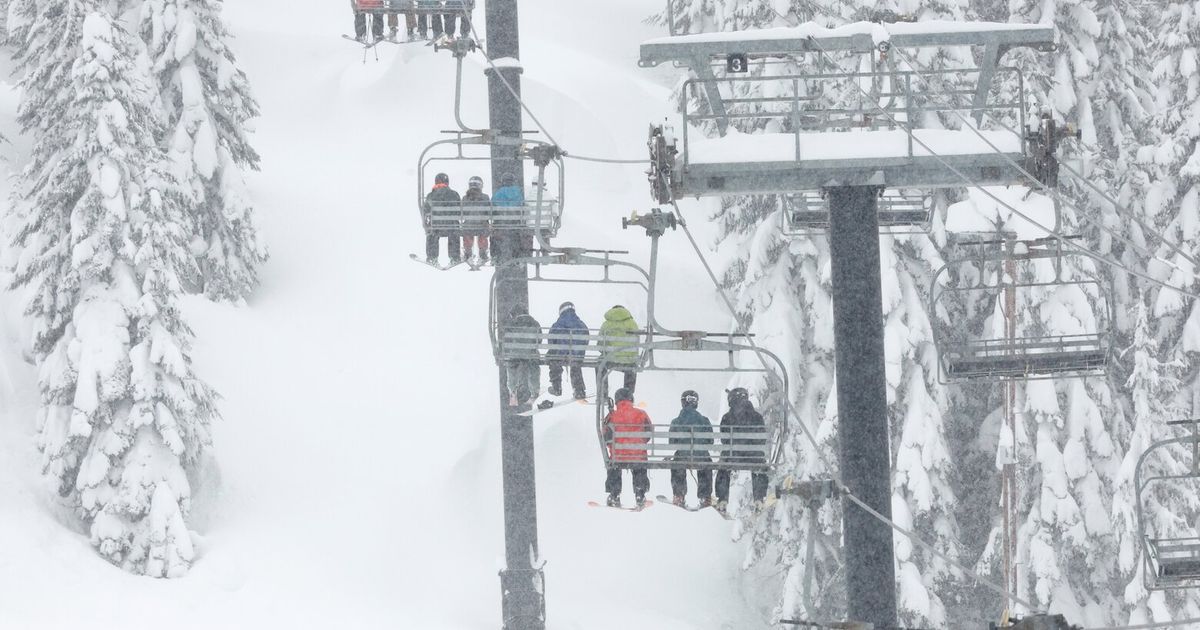 Man dies in snowboarding accident at Stevens Pass | The Seattle Times