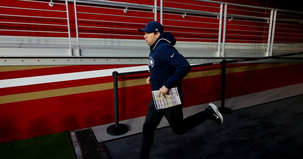 Seahawks coordinators get endorsements from players for coaching jobs ...