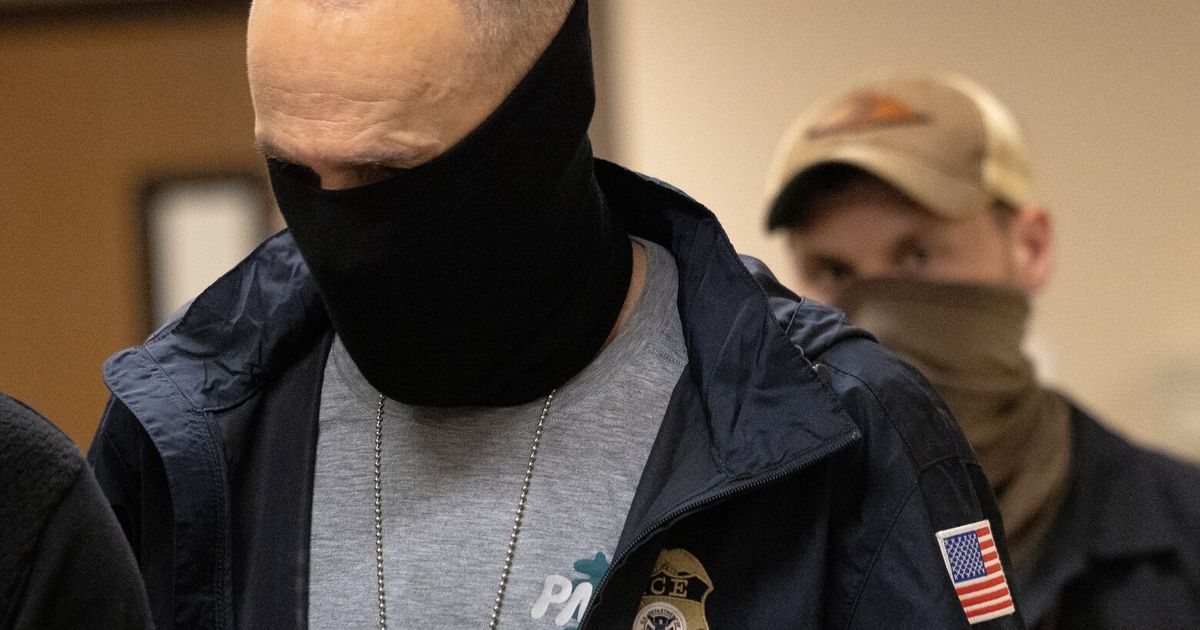 Divisions deepen as WA bill to ban masks for law enforcement advances ...