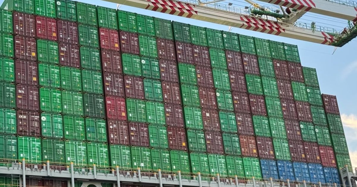 Massive ‘Renee’ display on ship in Tacoma was not what it seemed | The ...