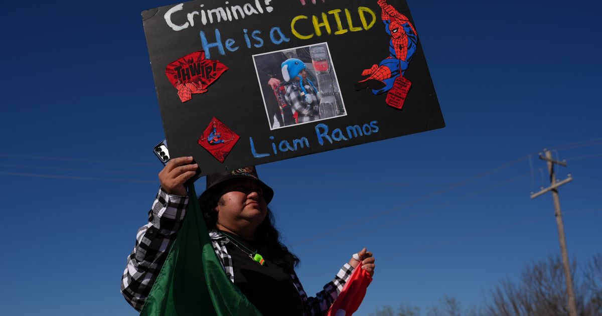 Democrats Castro, Crockett set out to visit detention center housing ...