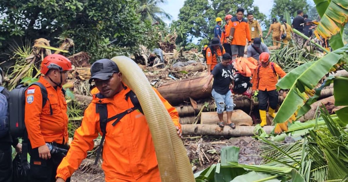 Flash floods in Indonesia kill at least 16 people and sweep away homes ...