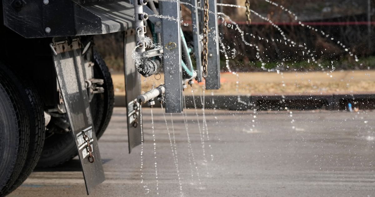 Texas and Oklahoma brace for snow and ice as winter storm barrels ...