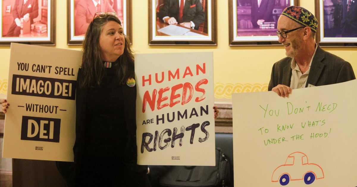 2 trans men sue Kansas over a law invalidating their driver’s licenses ...