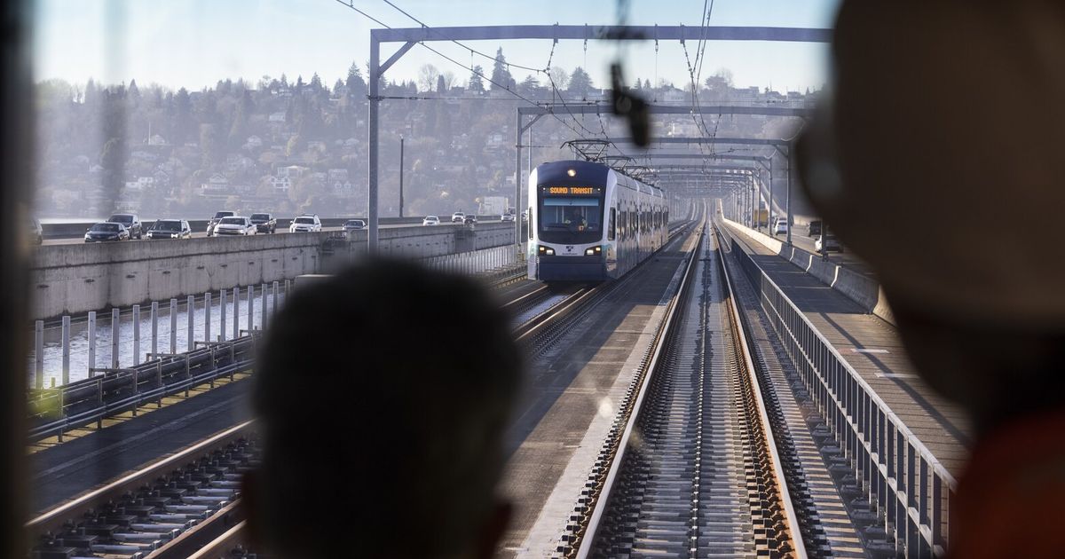 Eastside light rail down with power issue, again | The Seattle Times