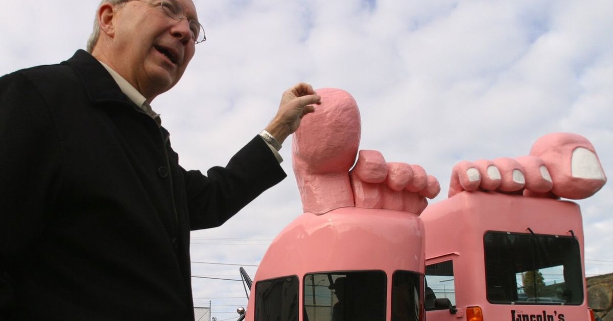 Ed Lincoln of Lincoln Towing, known for Pink Toe Truck, dies at 84 ...