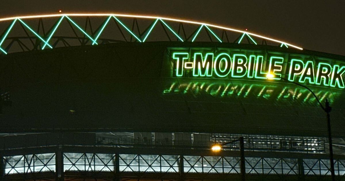 Eid Mubarak! T-Mobile Park, Seattle landmarks light up for end of ...
