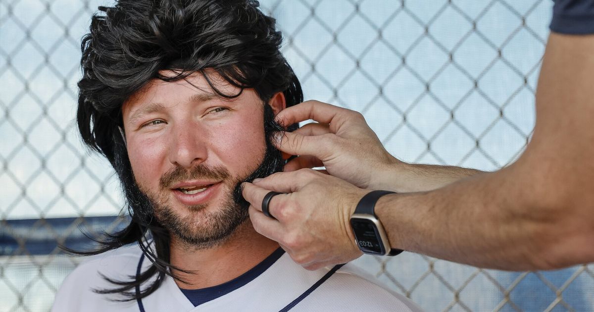 With help from ‘Larry Bernandez,’ Cal Raleigh homers again in new ...