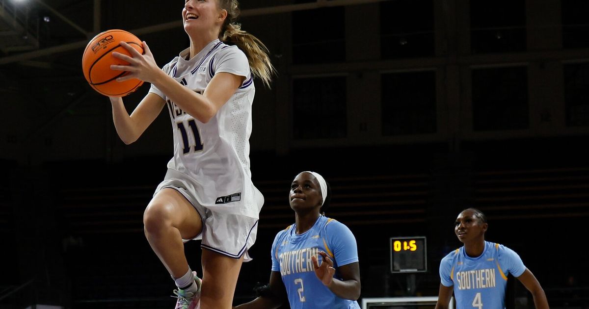 UW women’s Chloe Briggs, Olivia Anderson reportedly enter transfer ...