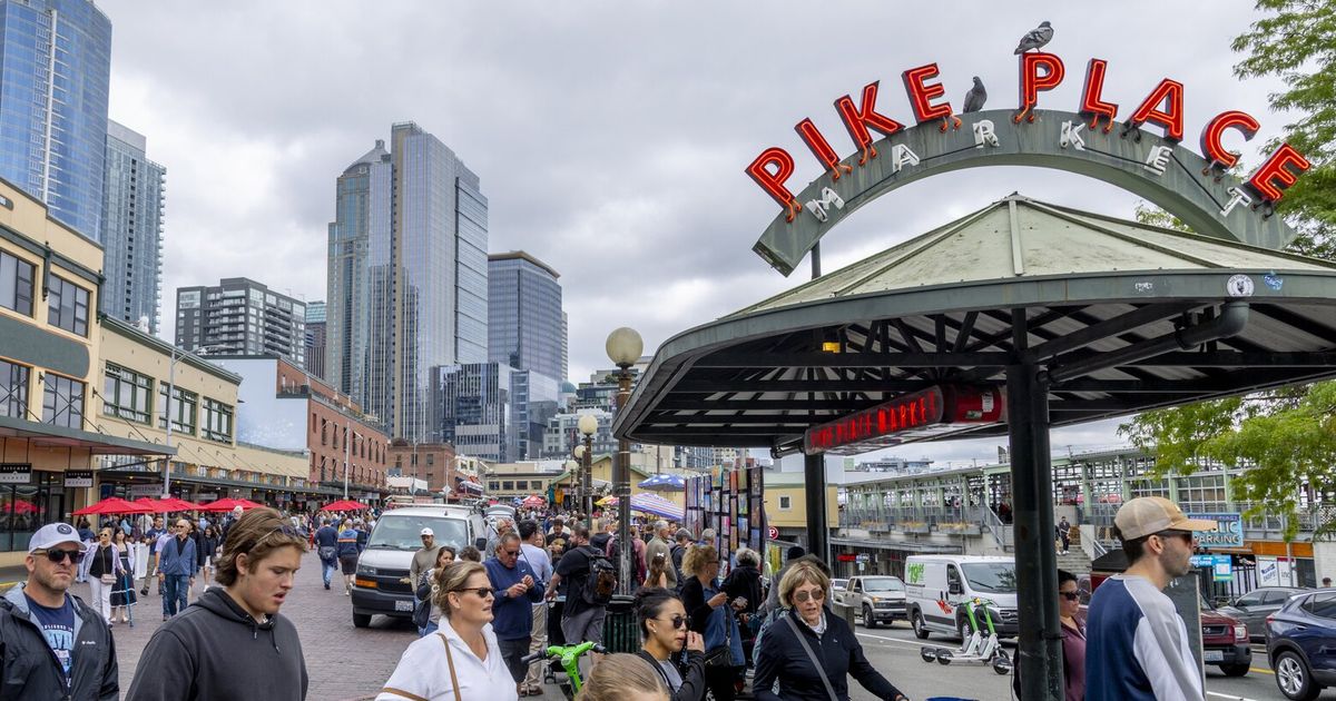 Drew Carey calls Pike Place Market ‘Pike’s Market’ | The Seattle Times
