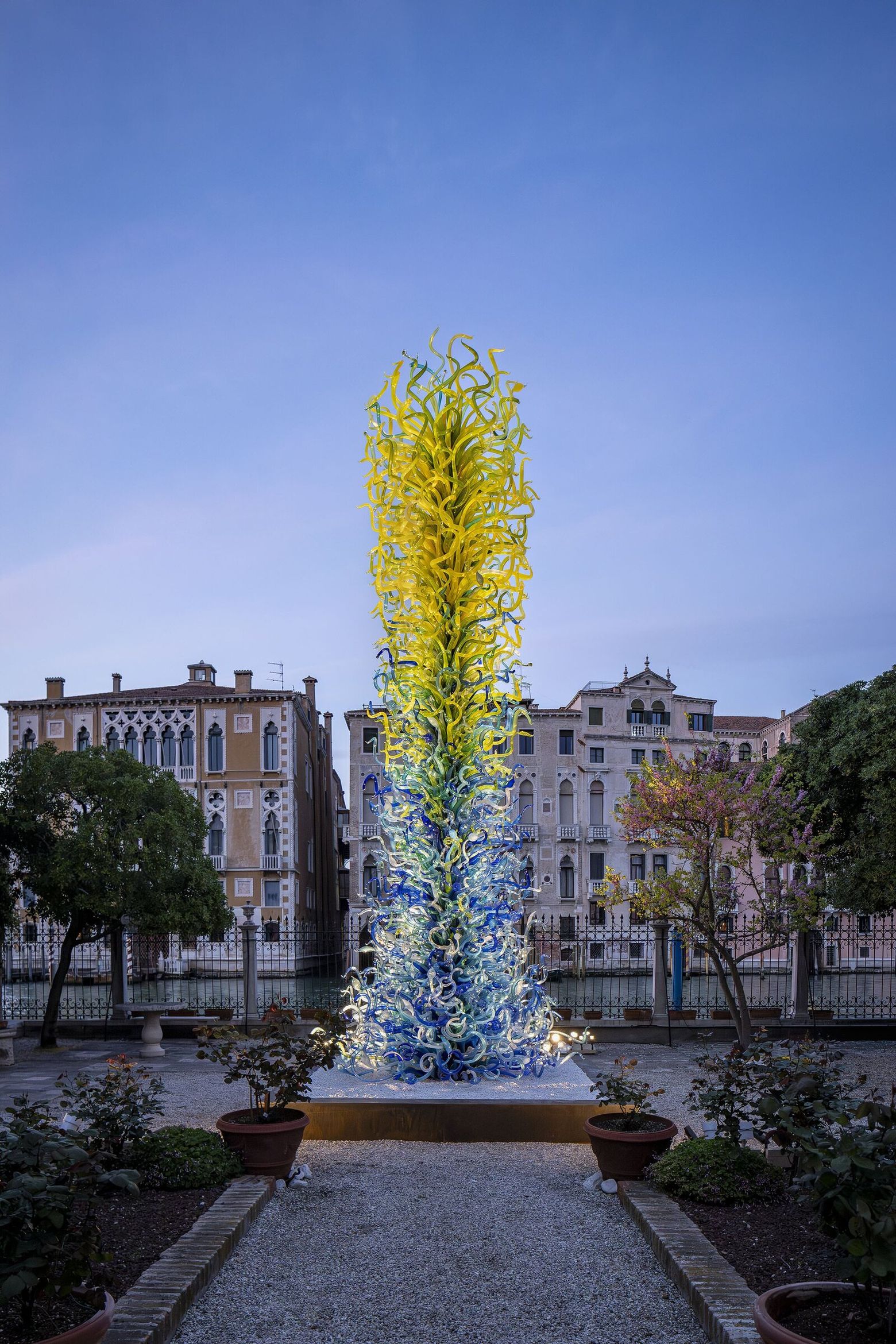 New Dale Chihuly artworks in Venice 30 years after ‘Chihuly Over Venice ...
