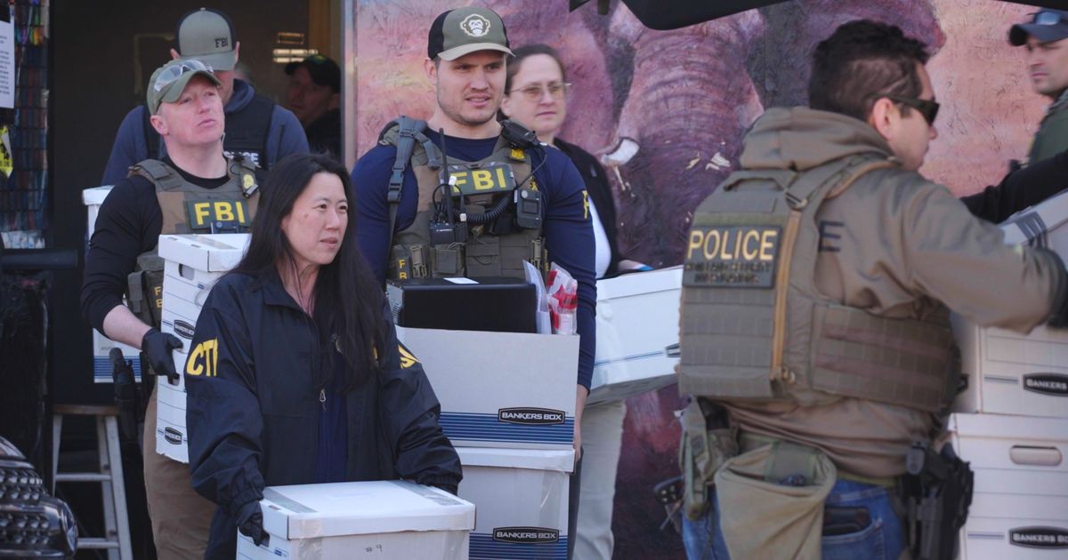 Agents armed with search warrants keep focus on Minnesota in public ...