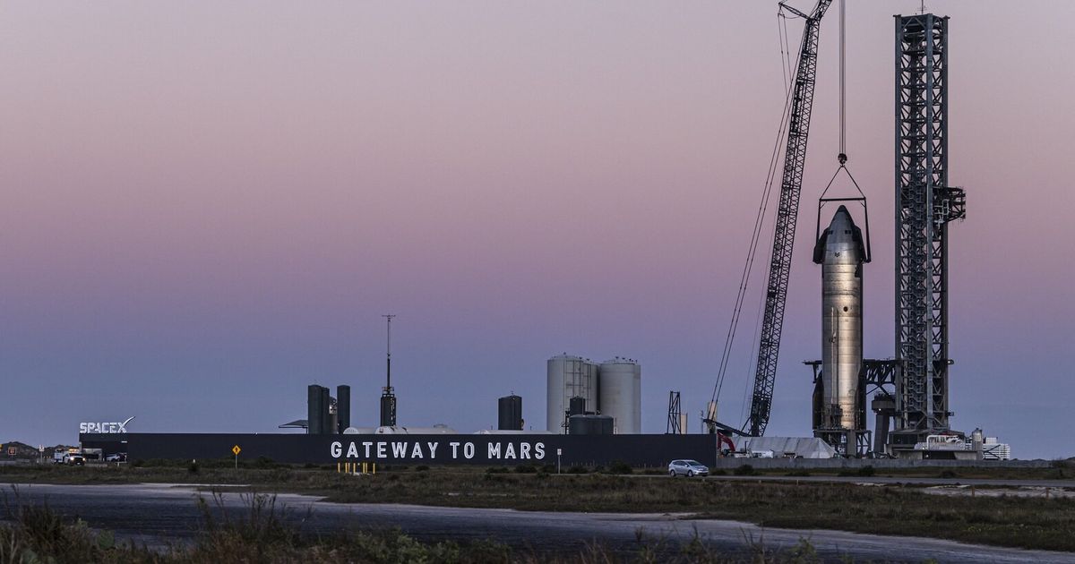 Elon Musk’s SpaceX plans $55 billion investment to make AI chips | The ...