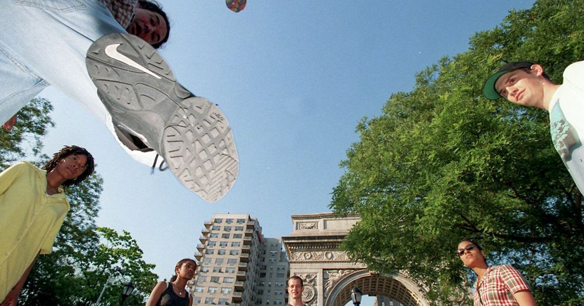 Hacky sack mounts a comeback with Gen Z | The Seattle Times