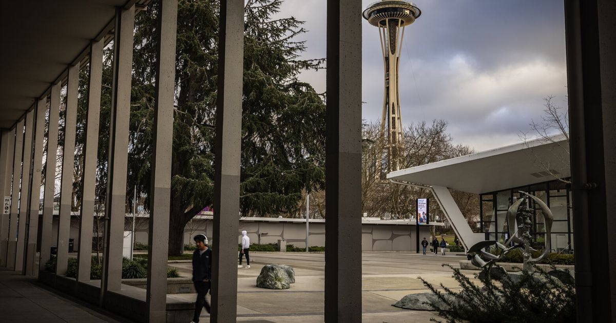 Mayor, council member support Seattle Center improvement bond measure ...