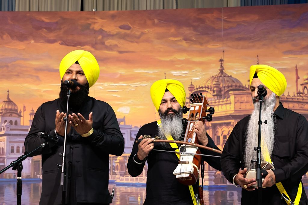 Sikh Day Parade brings tens of thousands to Kent | The Seattle Times