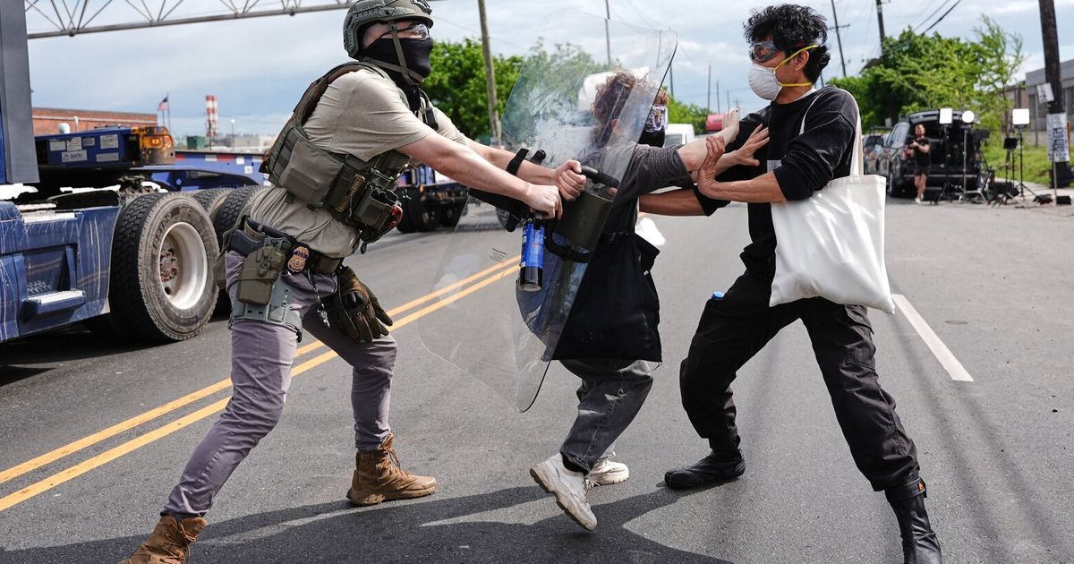 6 protesters arrested after clash with ICE officers outside a New ...