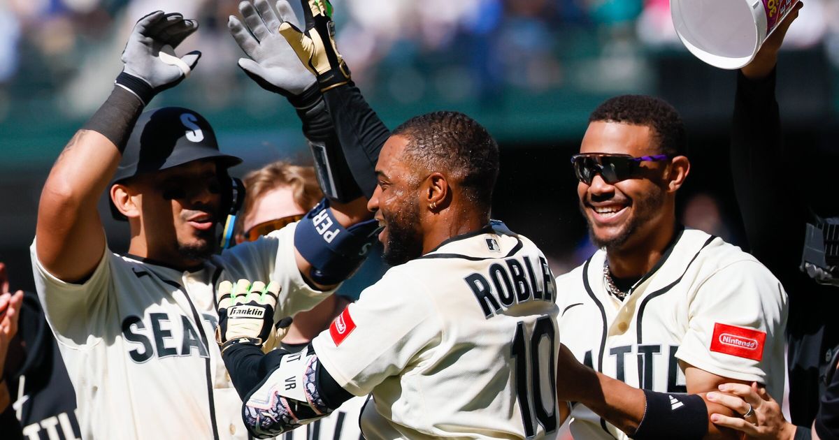 Mariners walk off Diamondbacks on Victor Robles’ broken-bat infield ...