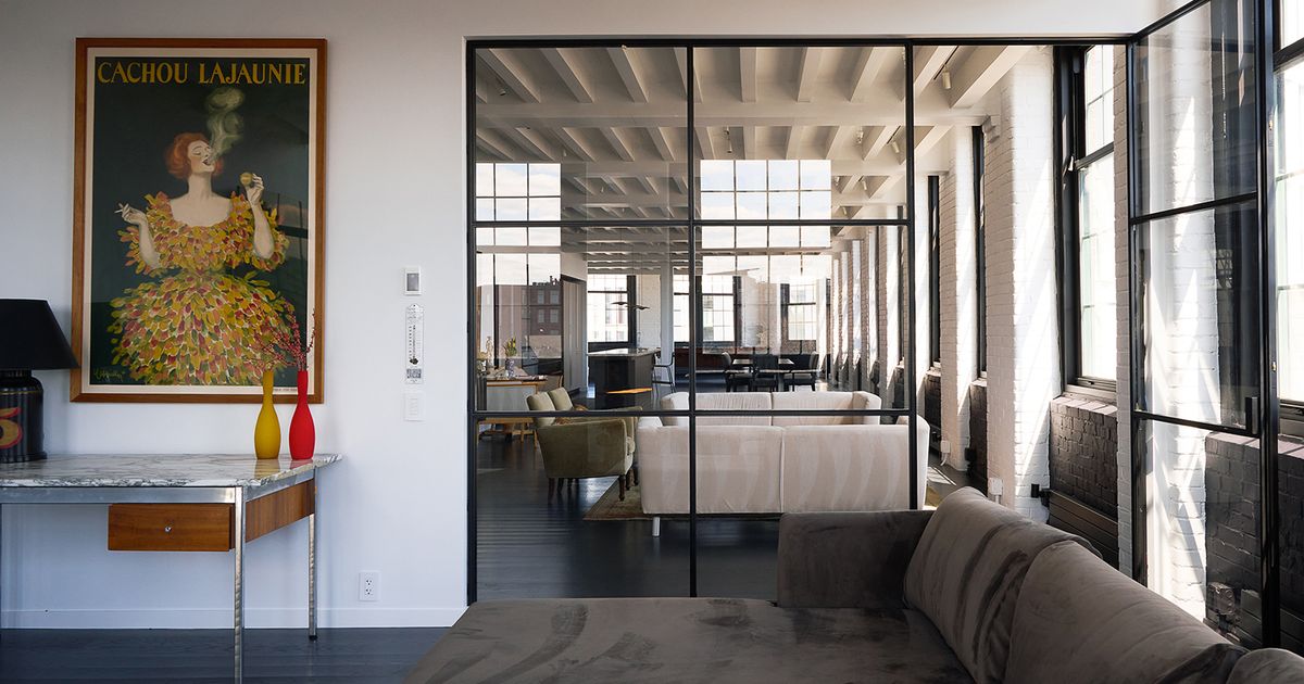 An artist breathes new life into an antique loft | The Seattle Times