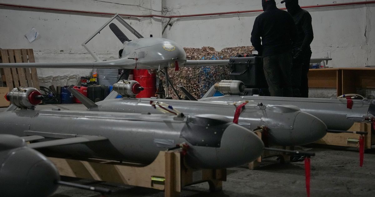 Ukraine hits Russian energy targets and denies striking Kremlin ...