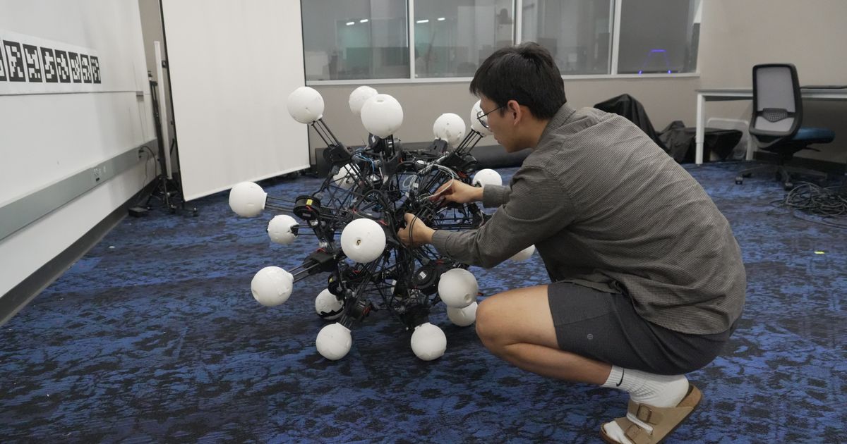 Introducing Argus, a robot with 20 legs and eyes built to move and see ...
