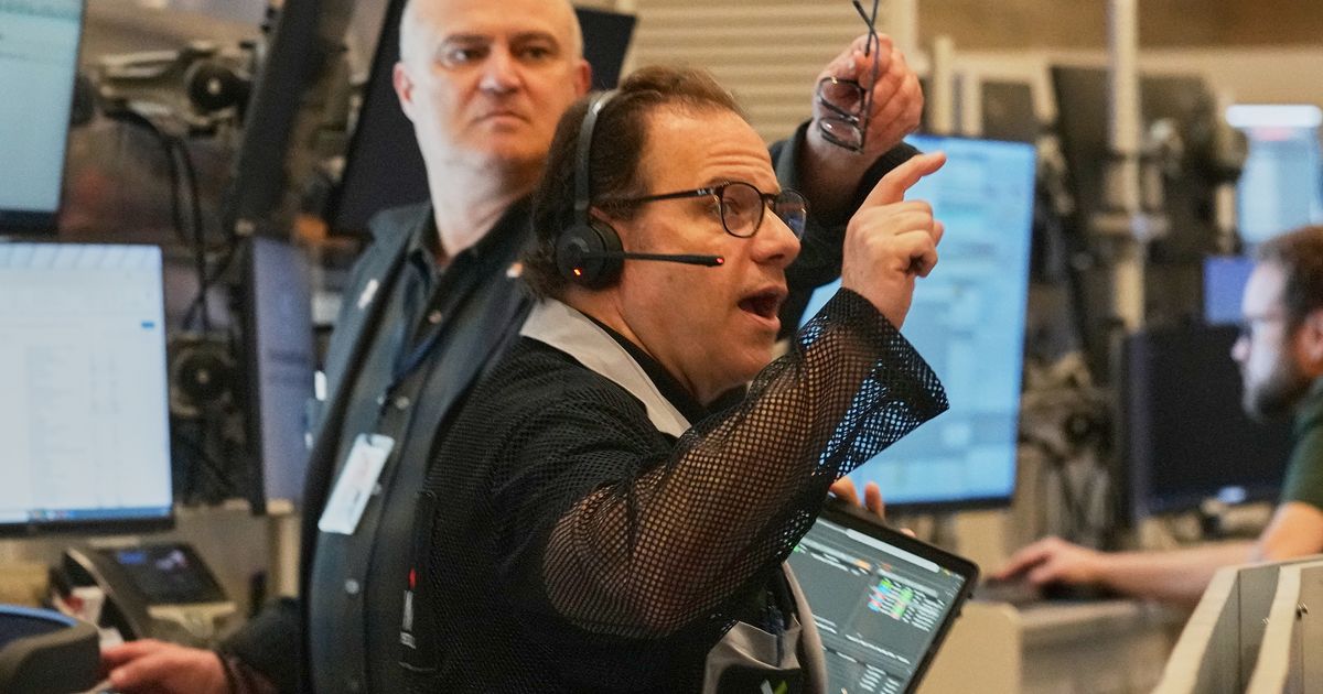 Wall Street hesitates and oil prices climb with uncertainty about the ...