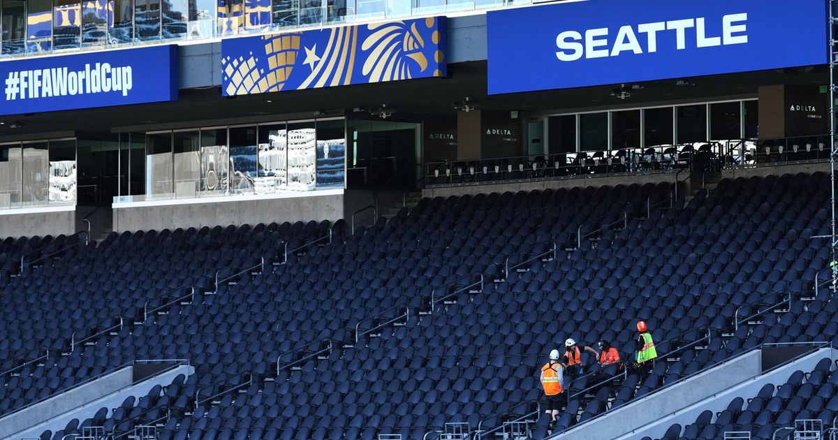 FIFA prohibits fans from bringing refillable water bottles into World ...
