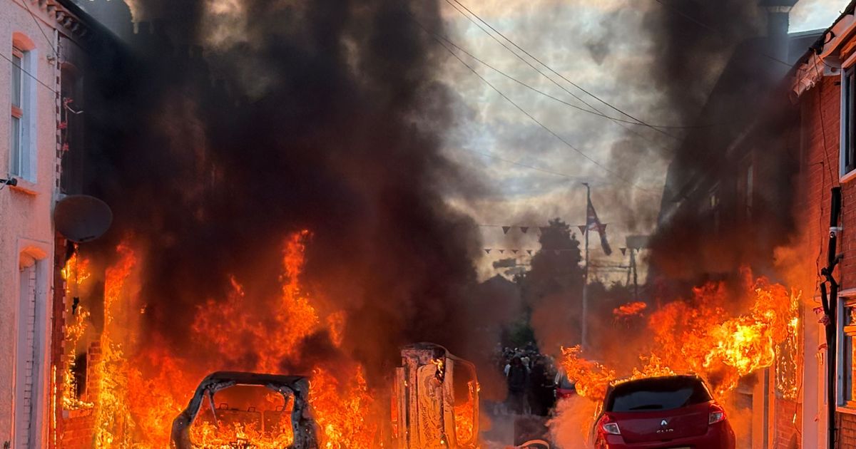 Police blast water cannons at Belfast protesters as unrest flares again ...
