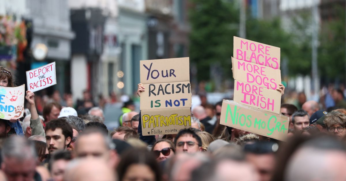 Thousands rally in Belfast to condemn anti-immigrant rioting that ...