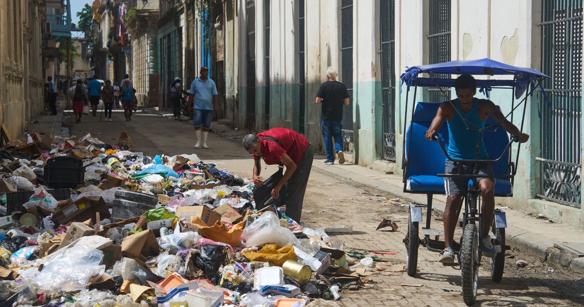 A garbage crisis engulfs Havana as fuel shortages stall trash pickup ...