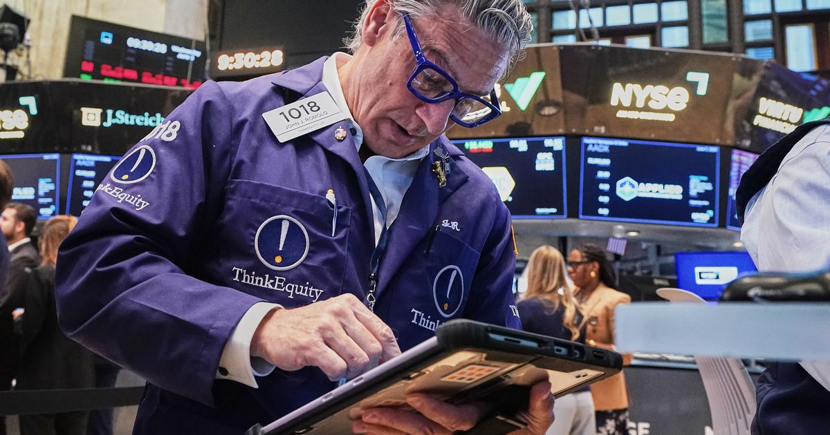 AI stocks recover some of last week’s sell-off, while oil prices come ...